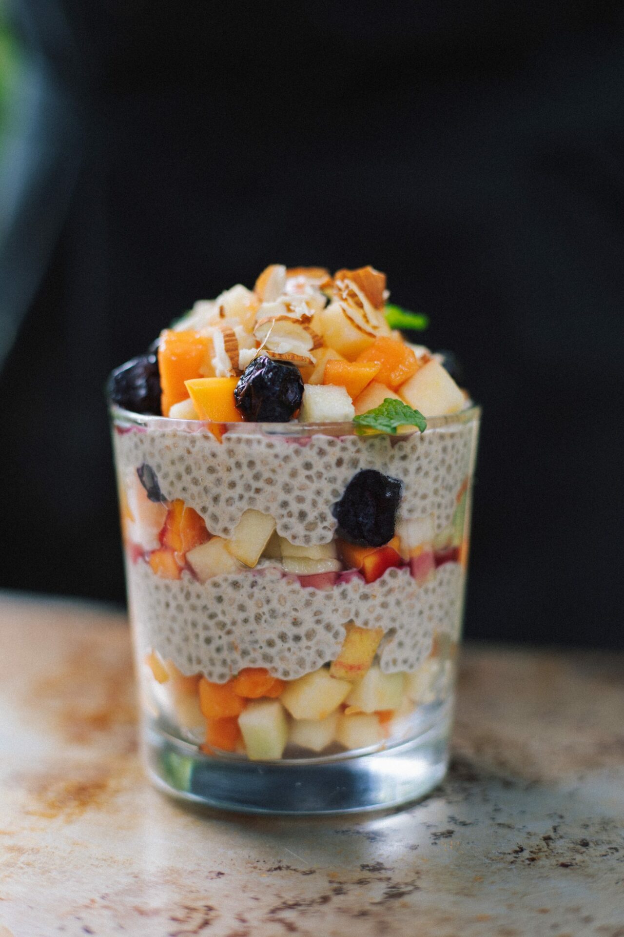 Pupusa de maíz morado (con chicharrón de pollo de pastoreo) - Good Food